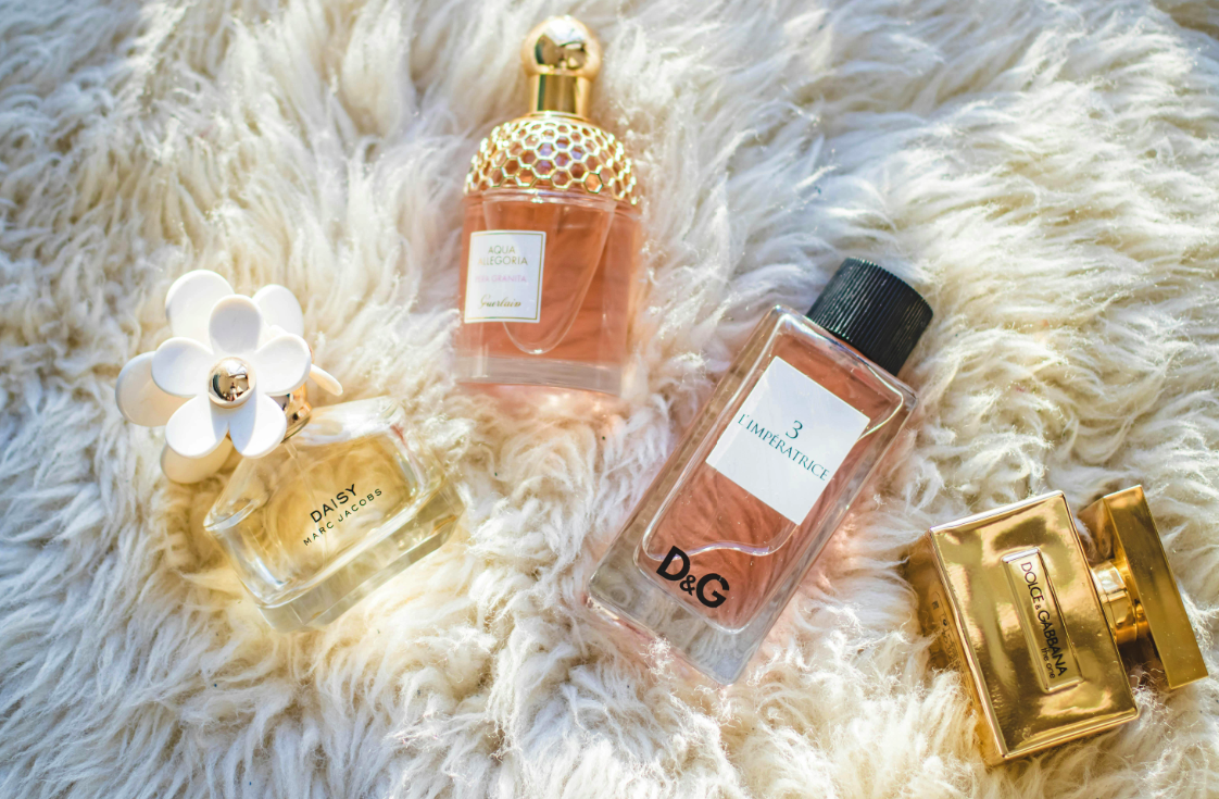 352# Panduan Branding Komprehensif: Ide Nama Perusahaan Parfum Yang ...